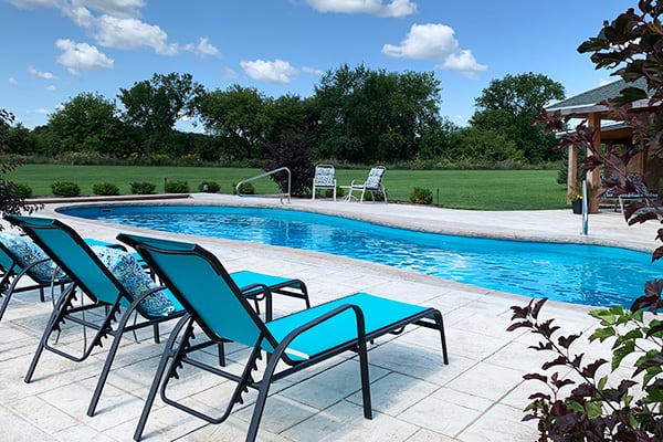 Outdoor Swimming Pools Oconomowoc, WI | 262-567-7665